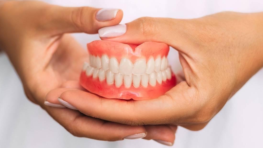 How are Dentures Supposed to Fit? | Dentures in Avondale